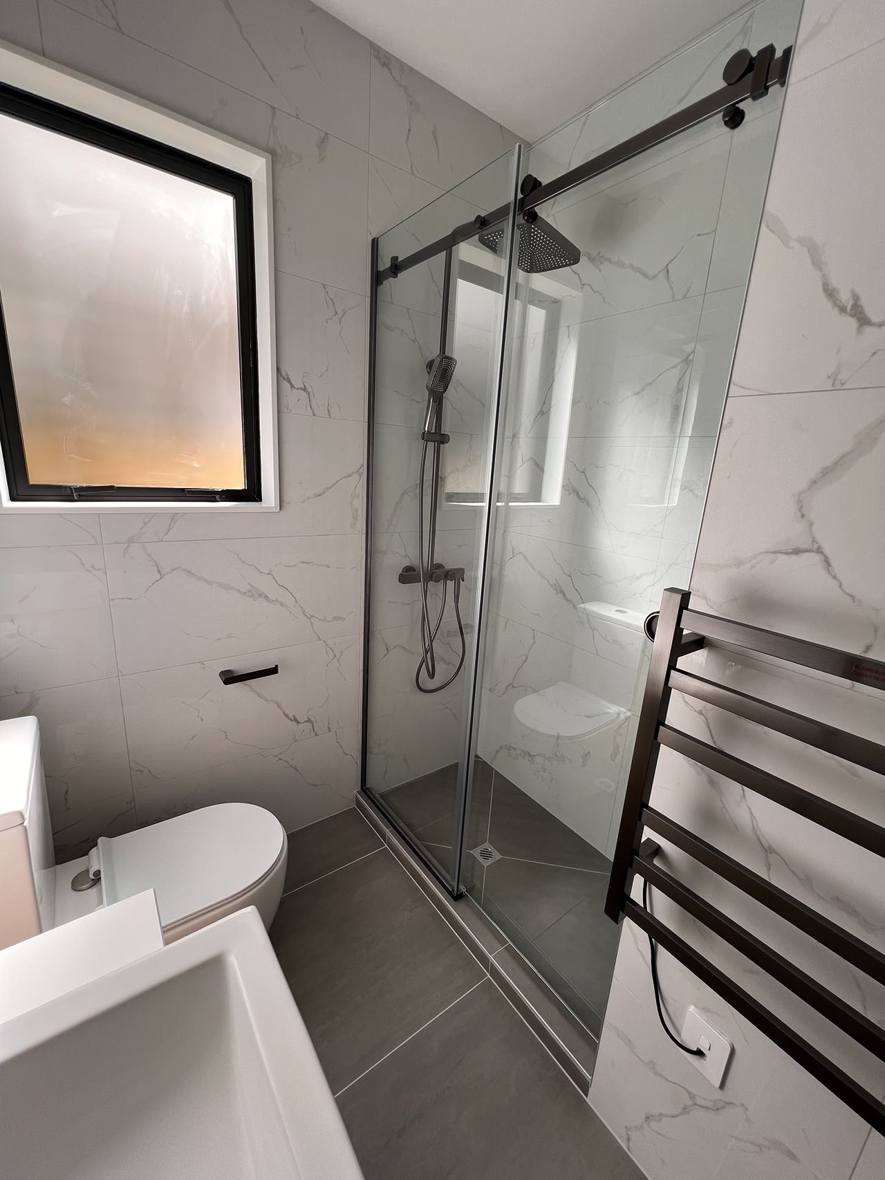 Square Shape 10mm Frameless Showers-Shower size 900*(1100-1200mm) with ...